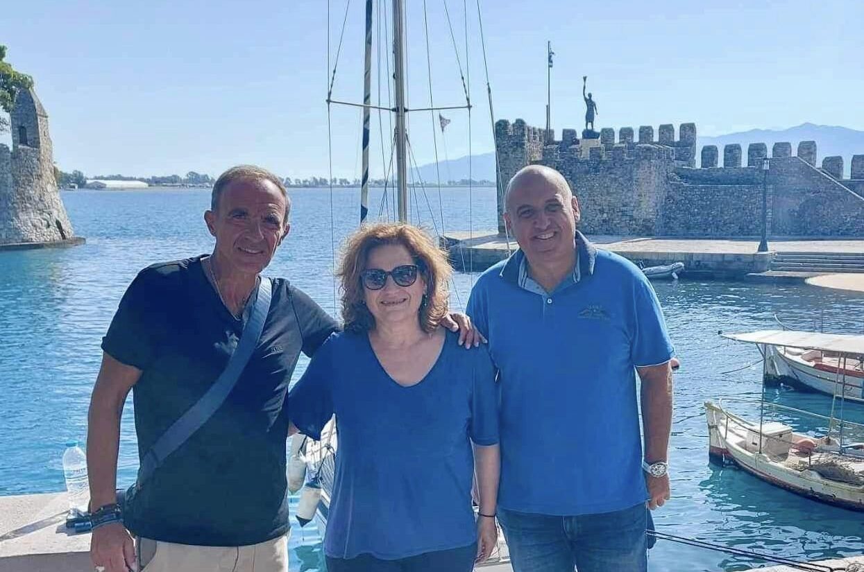 Ο Νίκος Αλιάγας και δημοσιογράφοι του τουριστικού ρεπορτάζ στη Ναύπακτο ...